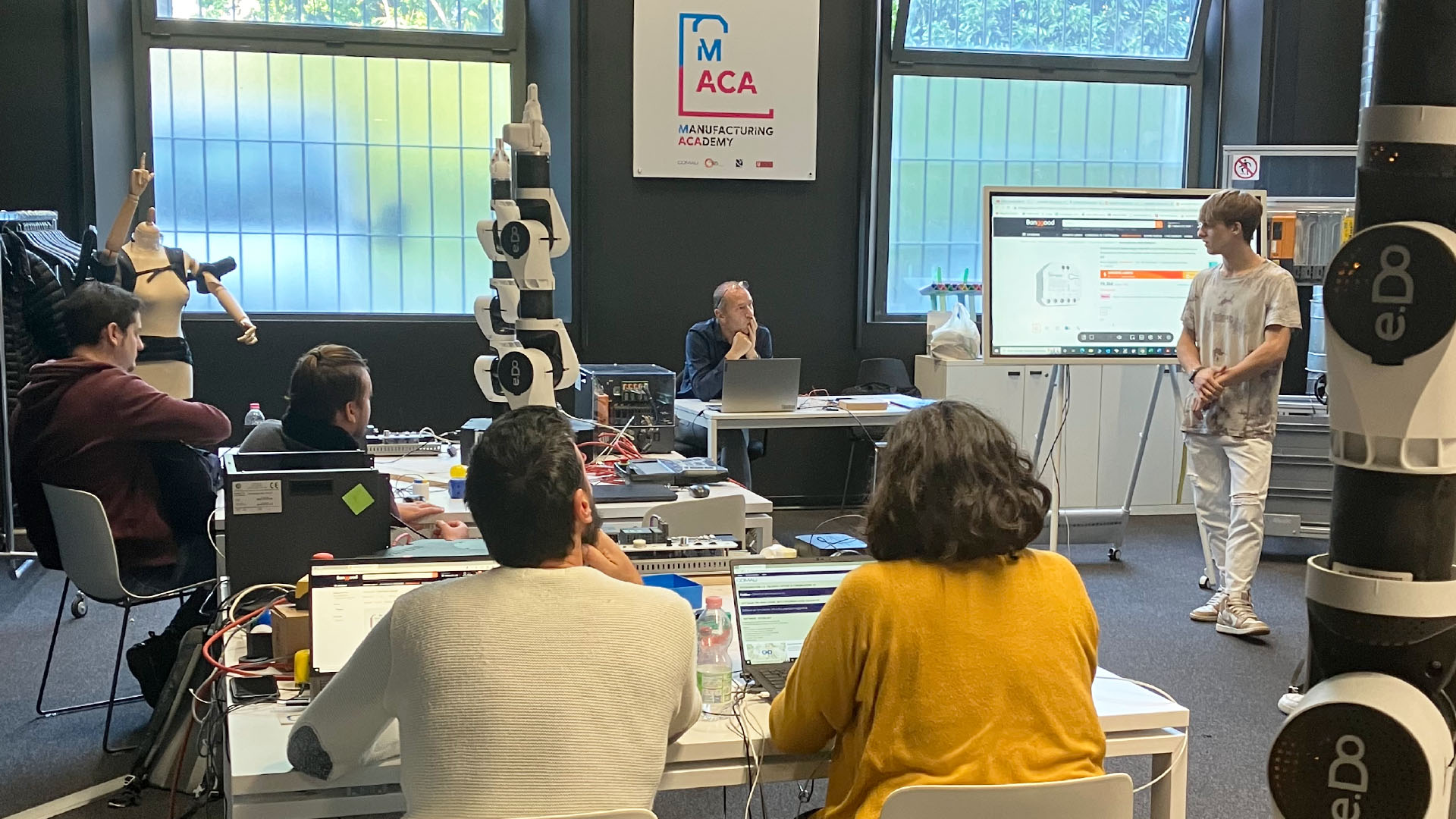 Manufacturing Academy | Corsi di formazione gratuiti sulla robotica